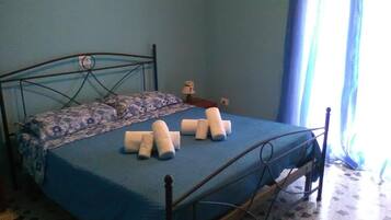 1 quarto, secretária, Wi-fi grátis, roupa de cama fornecida