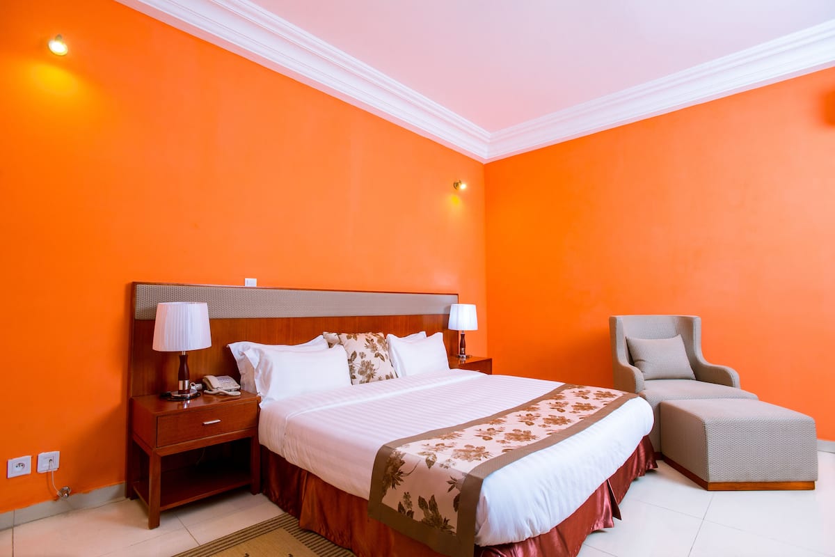Quarto casal superior | Cofres nos quartos, individualmente decorados