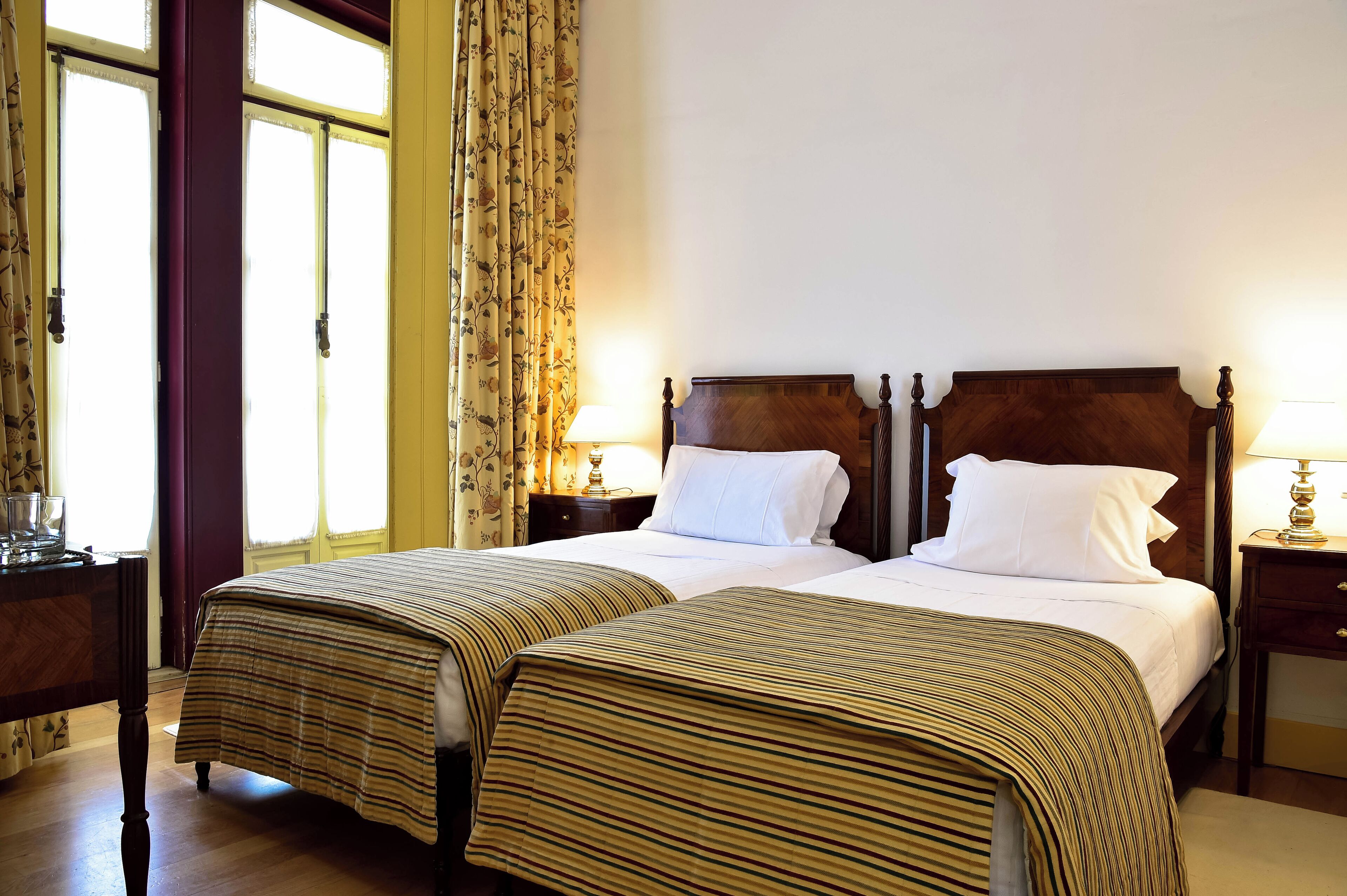 Cortinas blackout, quartos à prova de som, roupa de cama