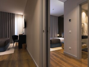 Gardens Family Suite | Cortinas/cortinados opacos, quartos insonorizados 