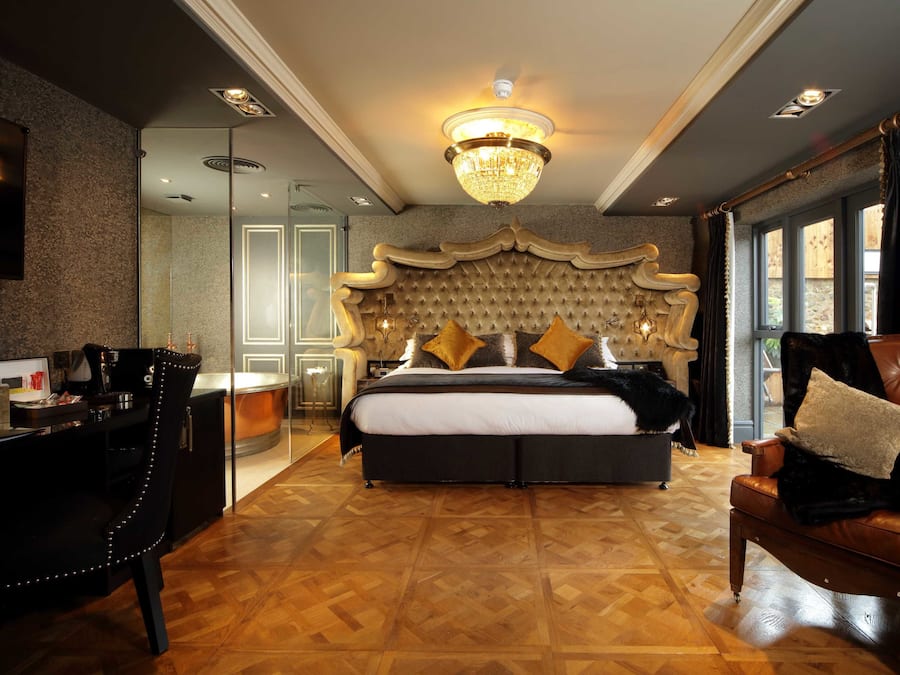 Suite Premier, banheira de hidromassagem grande | Lençóis de algodão egípcio, roupa de alta qualidade, minibar