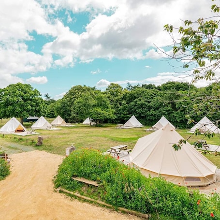 Exterior. Bell Tent Glamping