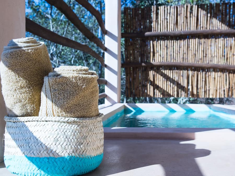 Quarto conforto, várias camas | Frigobar, cofres nos quartos, escrivaninha, Wi-Fi de cortesia