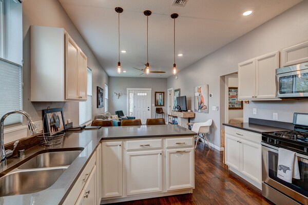 The 1400 House. Fully Remodeled And Spotless. 3bed / 2 Bath - Cable/wifi/ac - Missoula, MT