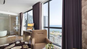 Apartamento, vista para o mar (Suite) | 1 quarto, roupa de alta qualidade, minibar, cofre no quarto