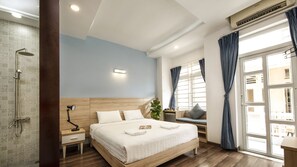 Quarto Duplo, varanda | Minibar, secretária, camas desdobráveis, Wi-fi grátis 