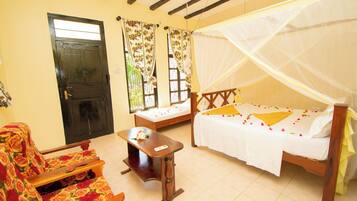 Quarto Duplo Standard, vista para o jardim | Secretária, Wi-fi grátis, roupa de cama fornecida