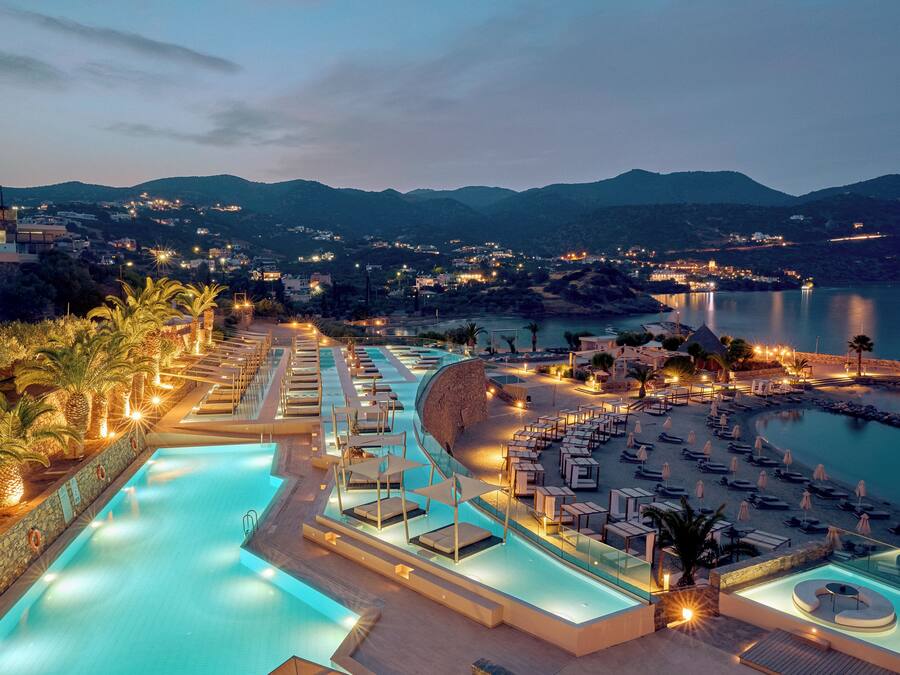 Vista para praia/oceano