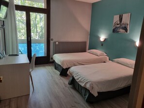Quarto Twin | Roupa de alta qualidade, com decoração personalizada 
