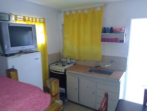 Apartamento, 1 quarto, casa de banho privativa | Comodidades da casa de banho | Um polibã, um bidé, toalhas fornecidas 