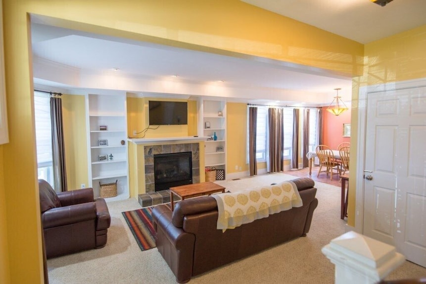 Historic Manistee Townhome Near Downtown - Manistee, MI