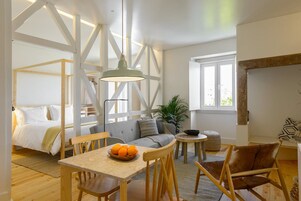 Estúdio Superior | Sala de estar | TV de ecrã plano 