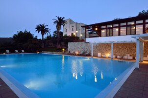 Piscina exterior sazonal 