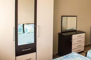 Quarto Standard | Secretária, ferro/tábua de engomar, Wi-fi grátis