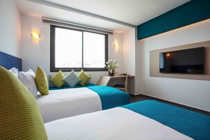 Cofres nos quartos, escrivaninha, espaço de trabalho para notebook