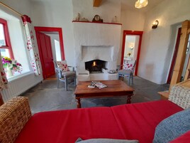 Casa de Campo Tradicional, 4 quartos | Sala de estar | TV de ecrã plano 