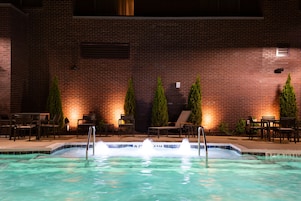 Piscina exterior sazonal 