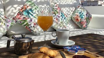 Café da manhã (EUR 5.00 por pessoa)