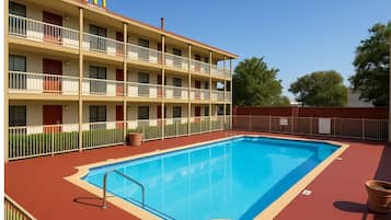 Piscina externa sazonal