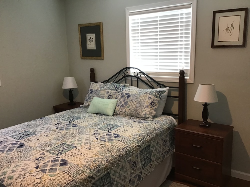 Delightful Sparkling Clean Bungalow In Fabulous Maggie Valley North Carolina. - Maggie Valley, NC