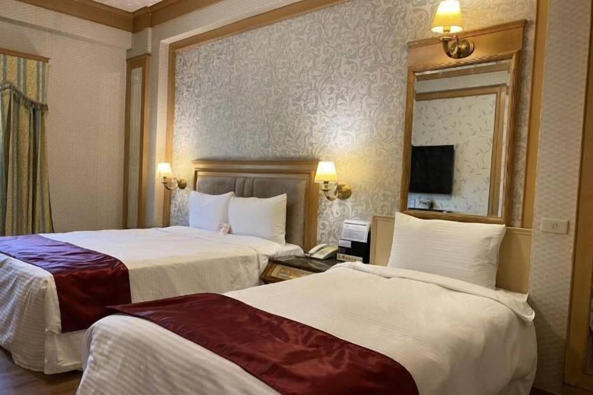 Edredões de penas, cortinas/cortinados opacos, Wi-fi grátis