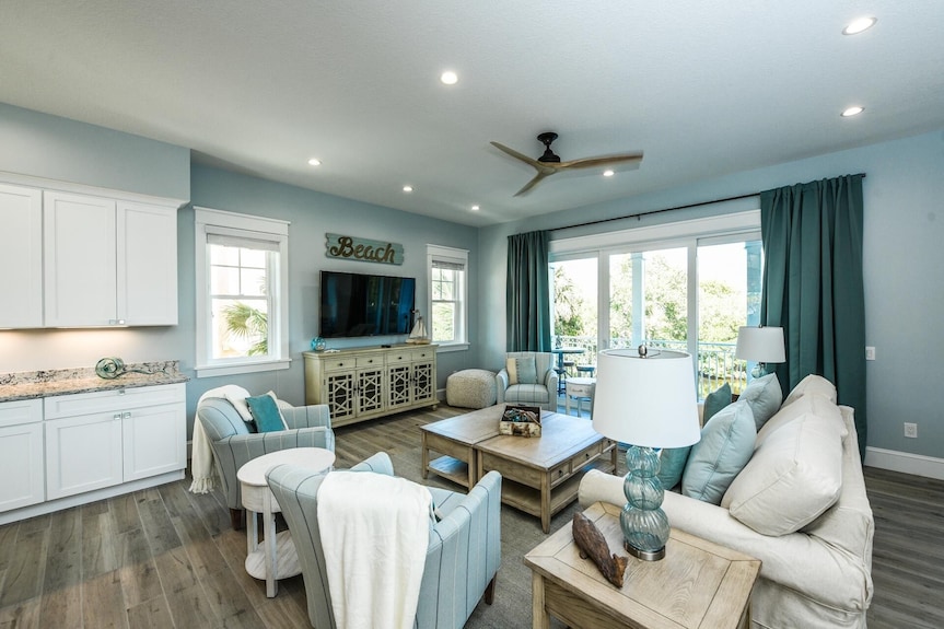 Waterfront Home W/ Dock, Heated Pool/spa, Rooftop W/ Gulf Views - Siesta Key, FL