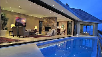 Área de estar no saguão