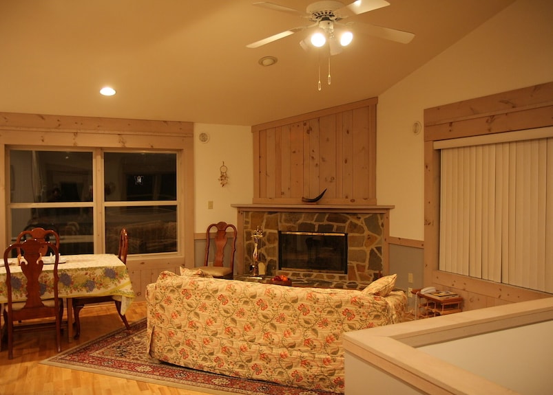 Woodside στο Bryce Resort με Wi-fi, φιλικό προς τα κατοικίδια (περιφραγμένο αυλή), πυρκαγιά - バージニア州