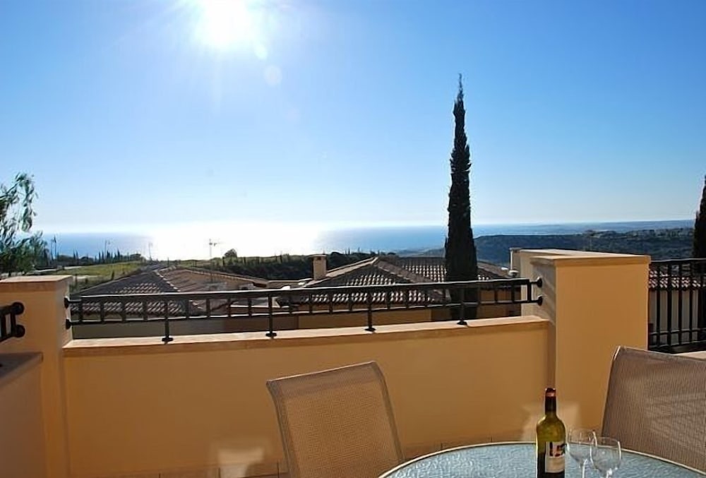 Spacious Apartment With Magnificent View On The Sea - Cyprus