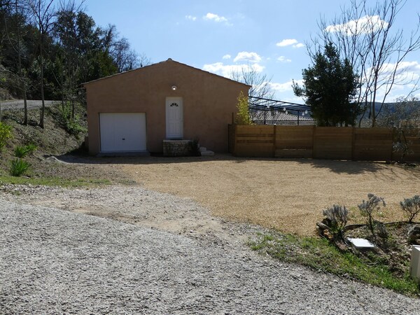 Maison De Charme Très Bien Située, Climatisé Avec Piscine - Goudargues