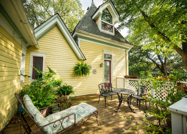 Sugar Magnolia Bed & Breakfast - Decatur, GA