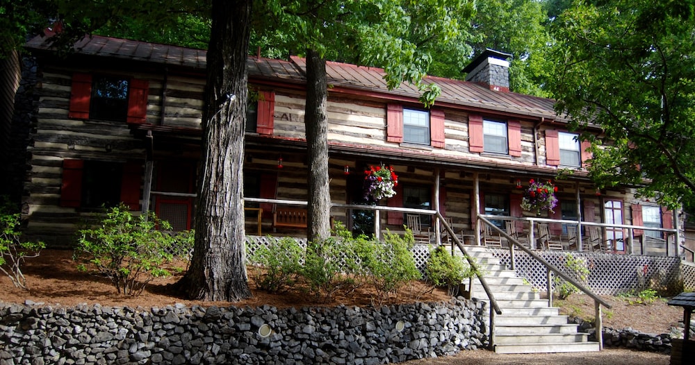 Sugar Tree Inn - Virginia