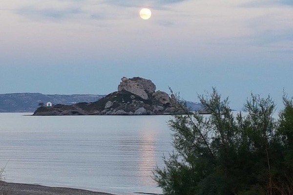 Perto da praia, areia branca