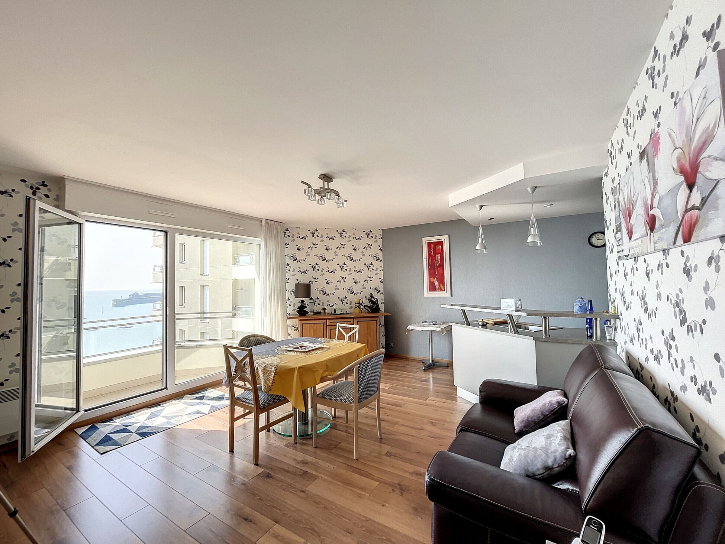 F3 Wohnung 600m Vom Zentrum, Meerblick, Balkon - Granville