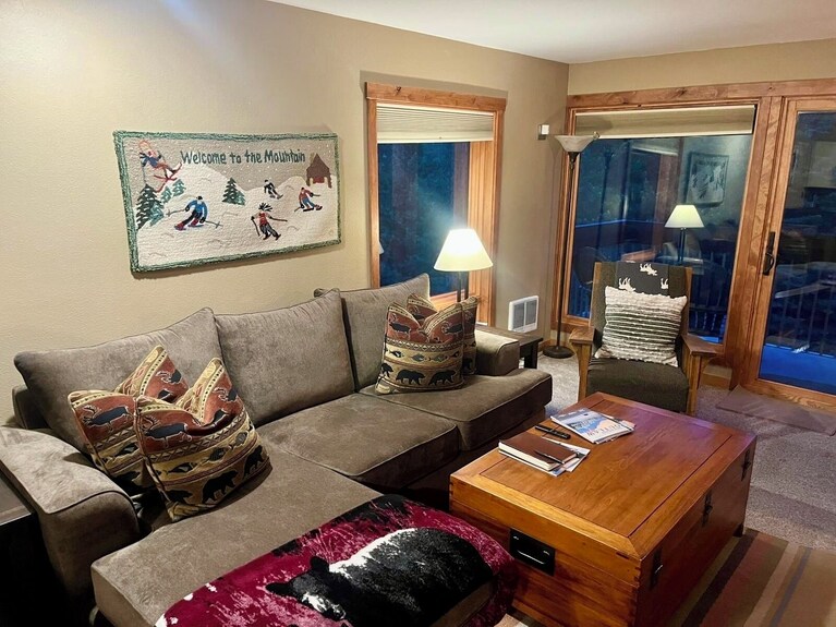 Great Family Condo - 2 Minute Walk To Chair Lifts! - 빅 스카이