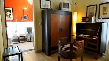Quarto Duplo | Cofre no quarto, secretária, cortinas/cortinados opacos, Wi-fi grátis