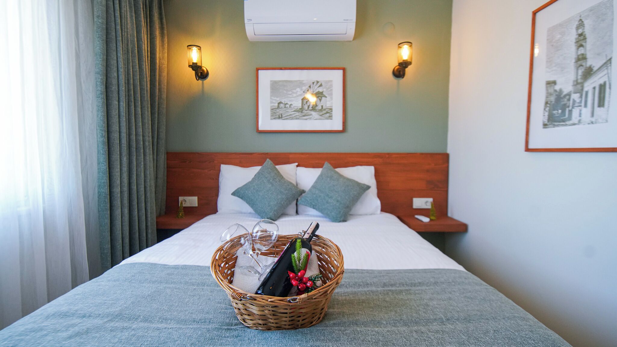 Quarto casal, vista para o mar | Frigobar, escrivaninha, quartos à prova de som, Wi-Fi de cortesia