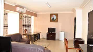 Suite | 1 quarto, minibar, cofre no quarto, secretária