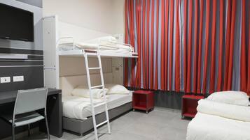 Minibar, cofre no quarto, secretária, berços/camas para crianças grátis