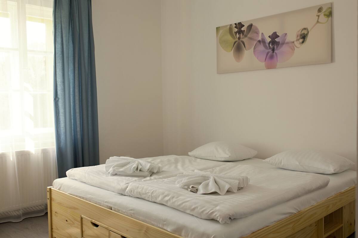 Apartamento, 1 quarto | 1 quarto, cortinas/cortinados opacos, berços/camas para crianças grátis 