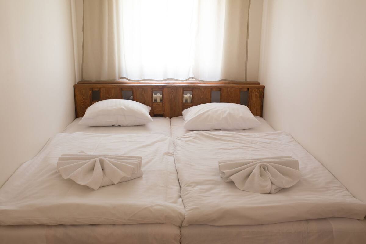 Apartamento Familiar | 1 quarto, cortinas/cortinados opacos, berços/camas para crianças grátis 