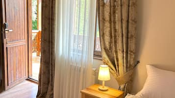 Quarto Triplo Económico | Camas de colchão Select Comfort, cofre no quarto