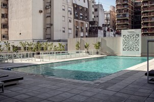 Piscina externa sazonal