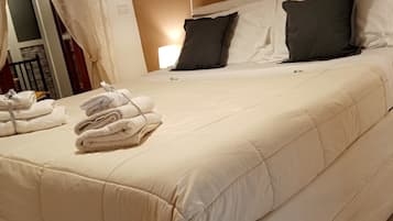 Quarto Clássico com Cama de Casal, casa de banho partilhada (San Domenico con veranda) | Roupa de alta qualidade, edredões de penas, minibar