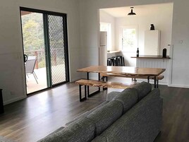 Casa de Campo, 3 quartos, 2 casas de banho | Sala de estar | TV de ecrã plano, lareira, leitor de DVD 