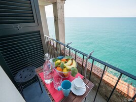 Apartamento, 2 quartos, varanda | Terraço/pátio interior