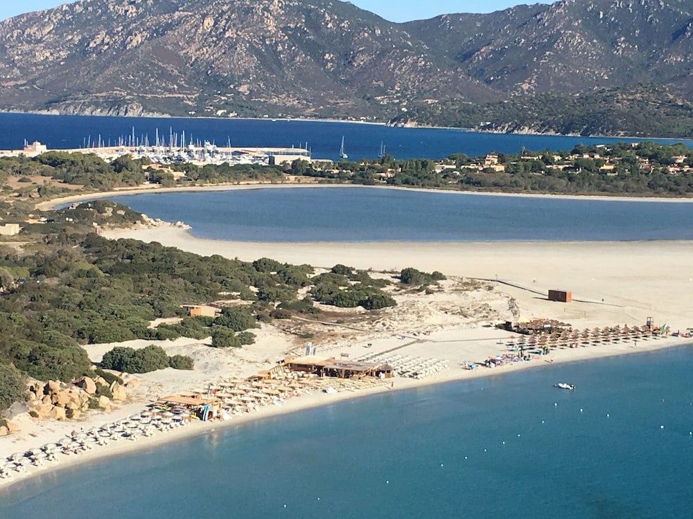 Casa Rosa, 30 Minutes From Villasimius And 20 Minutes From Costa Rey - Villaputzu