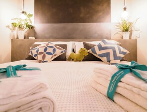 Estúdio luxo, 1 cama de casal, ar-condicionado, ao lado da praia | 1 quarto, Wi-Fi de cortesia, roupa de cama