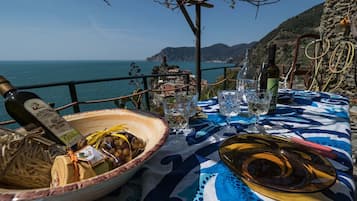 Vila panorâmica, 2 quartos, varanda, vista para o mar | Terraço/pátio
