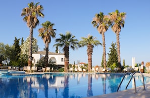 Piscina exterior sazonal 